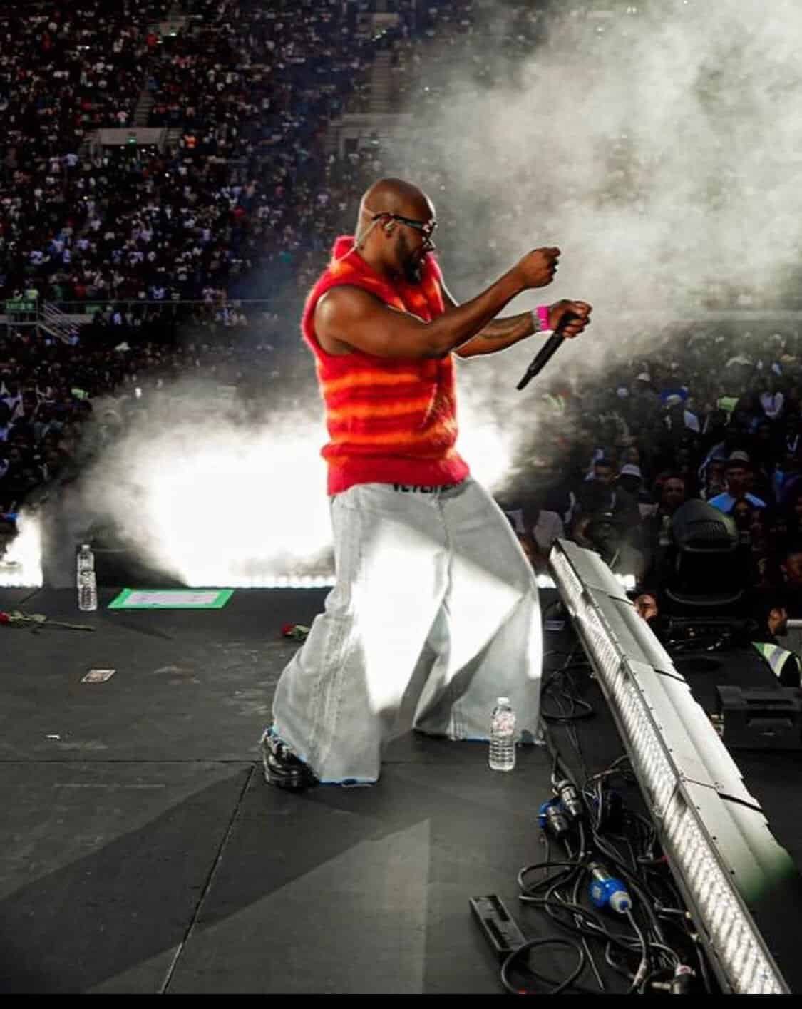 King Promise Mouth Dropping Performance - Theirson Diary